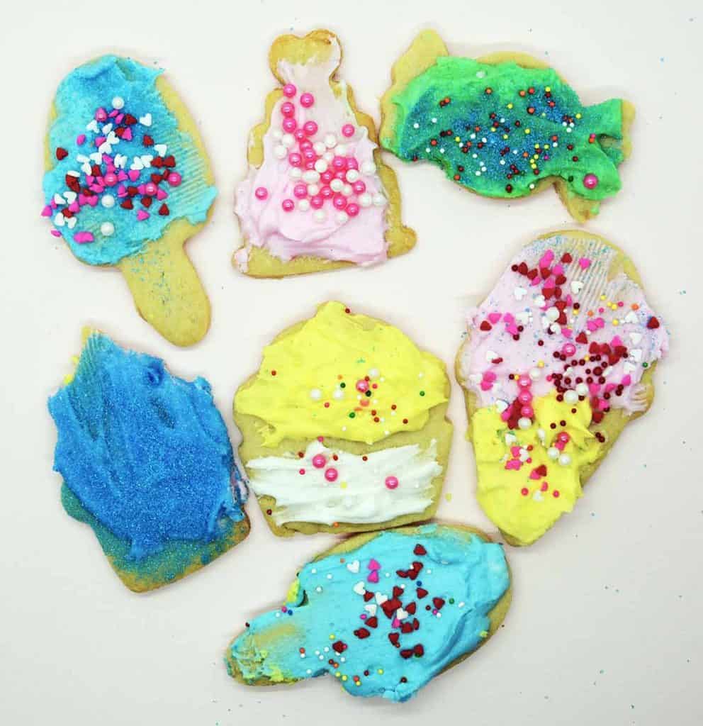 Here are 7 Awesome Dessert Activities to do with Grandkids