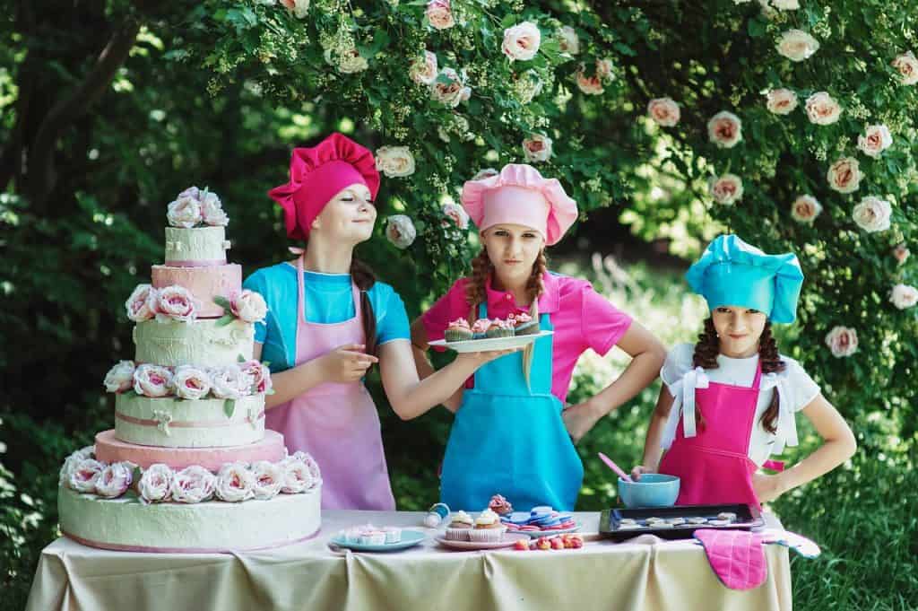 Here are 7 Awesome Dessert Activities to do with Grandkids & Kids